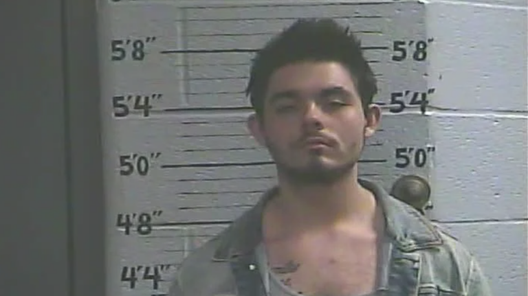 Kentucky Man Charged With Killing His Mother Calling Ambulance To Say